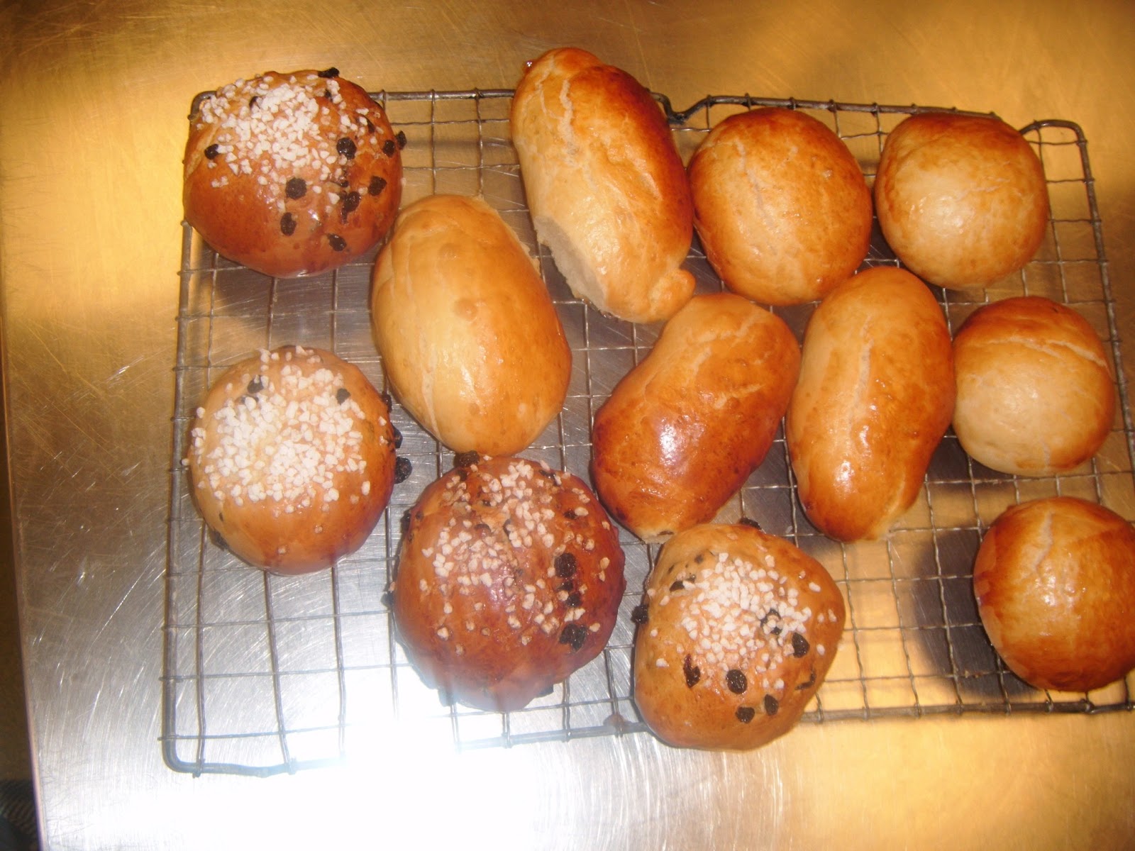 Cupcakes, Cake and Passion: Devonshire Splits, Bath Buns and Fruit Buns ...