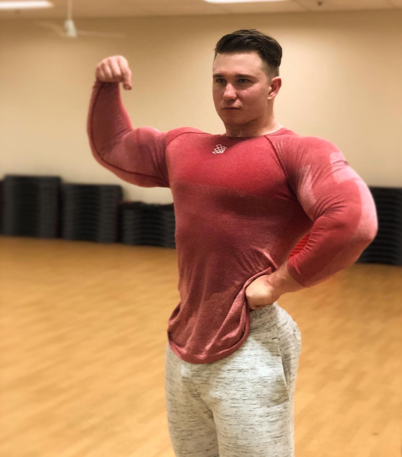 the beauty of male muscle: January 2020