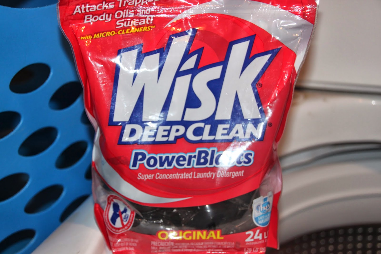 Susan's Disney Family: Wisk Deep Clean PowerBlasts Review