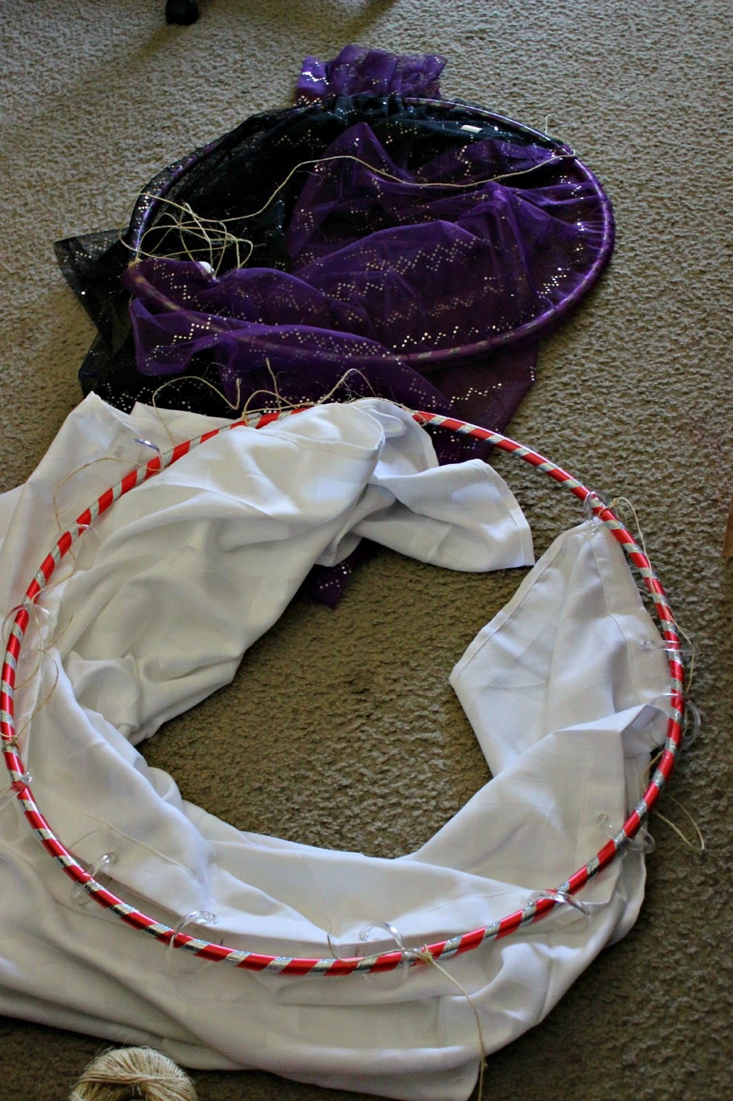 The Sassy Homemaker: Hula Hoop Forts