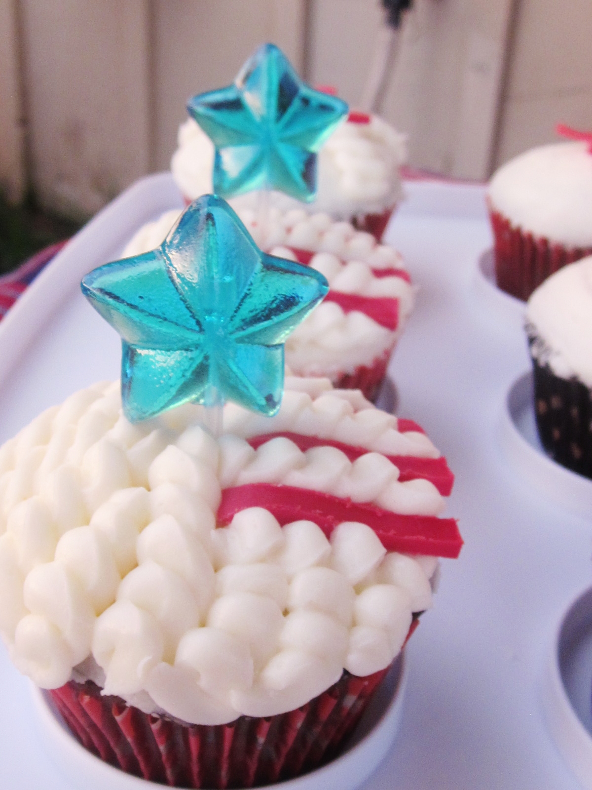 Chef Tess Bakeresse: Easy 4th of July Patriotic Cupcake Ideas