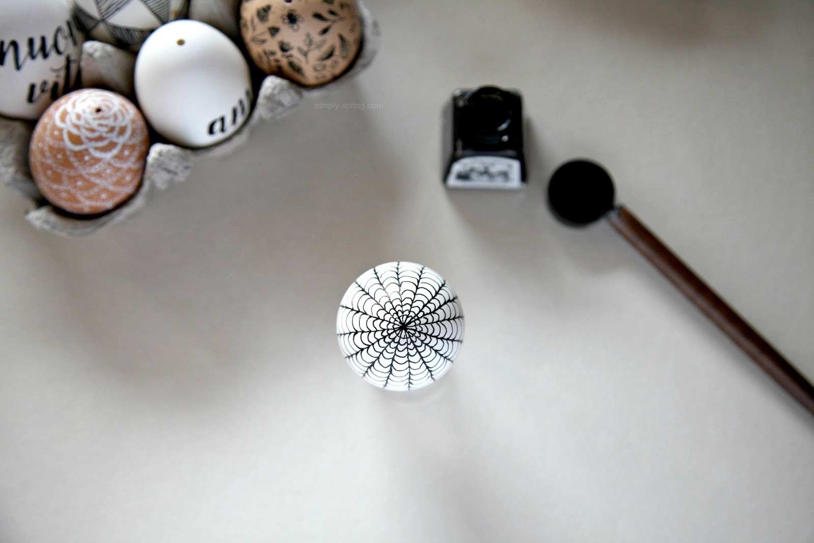 HOW TO: Easter egg lettering. | SIMPLY SPRING