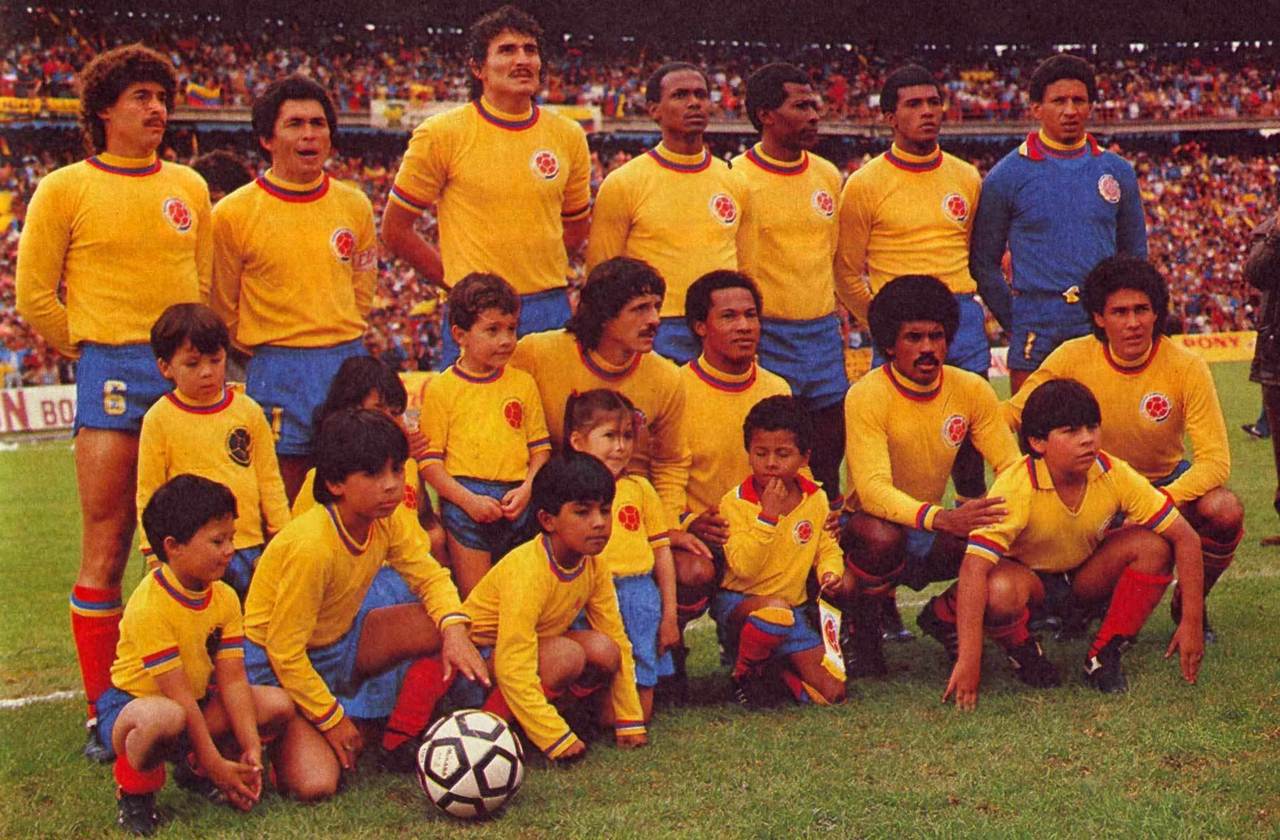 Soccer Nostalgia: Old Team Photographs-Part 15c