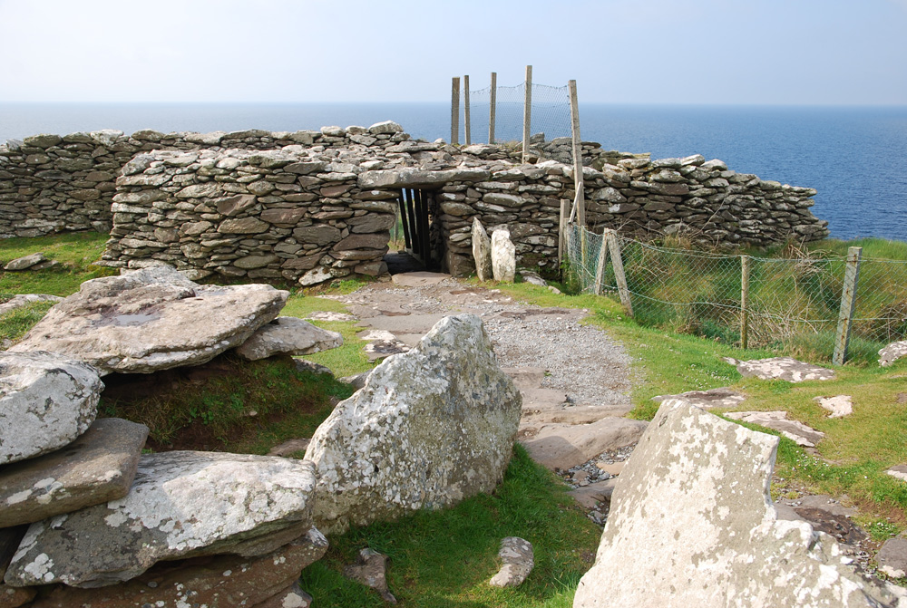 Footloose with Diana: Dingle Peninsula & Dunbeg Fort