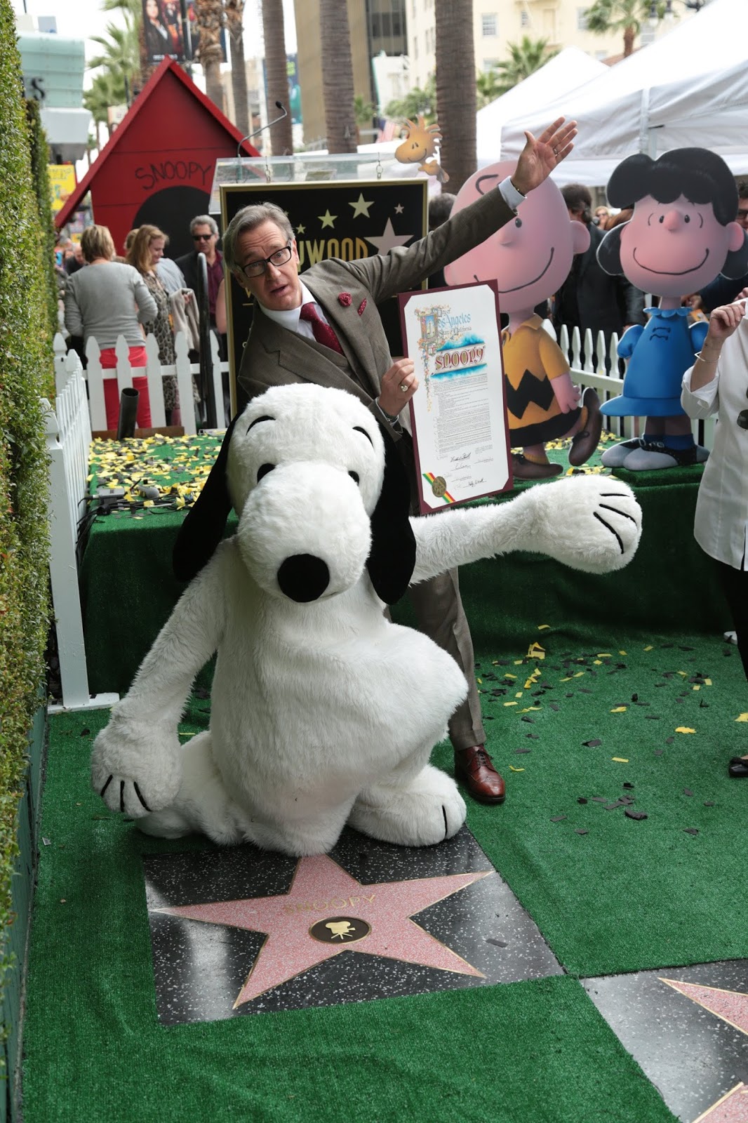 GeekMatic!: Snoopy Immortalized at the Hollywood Walk of Fame!