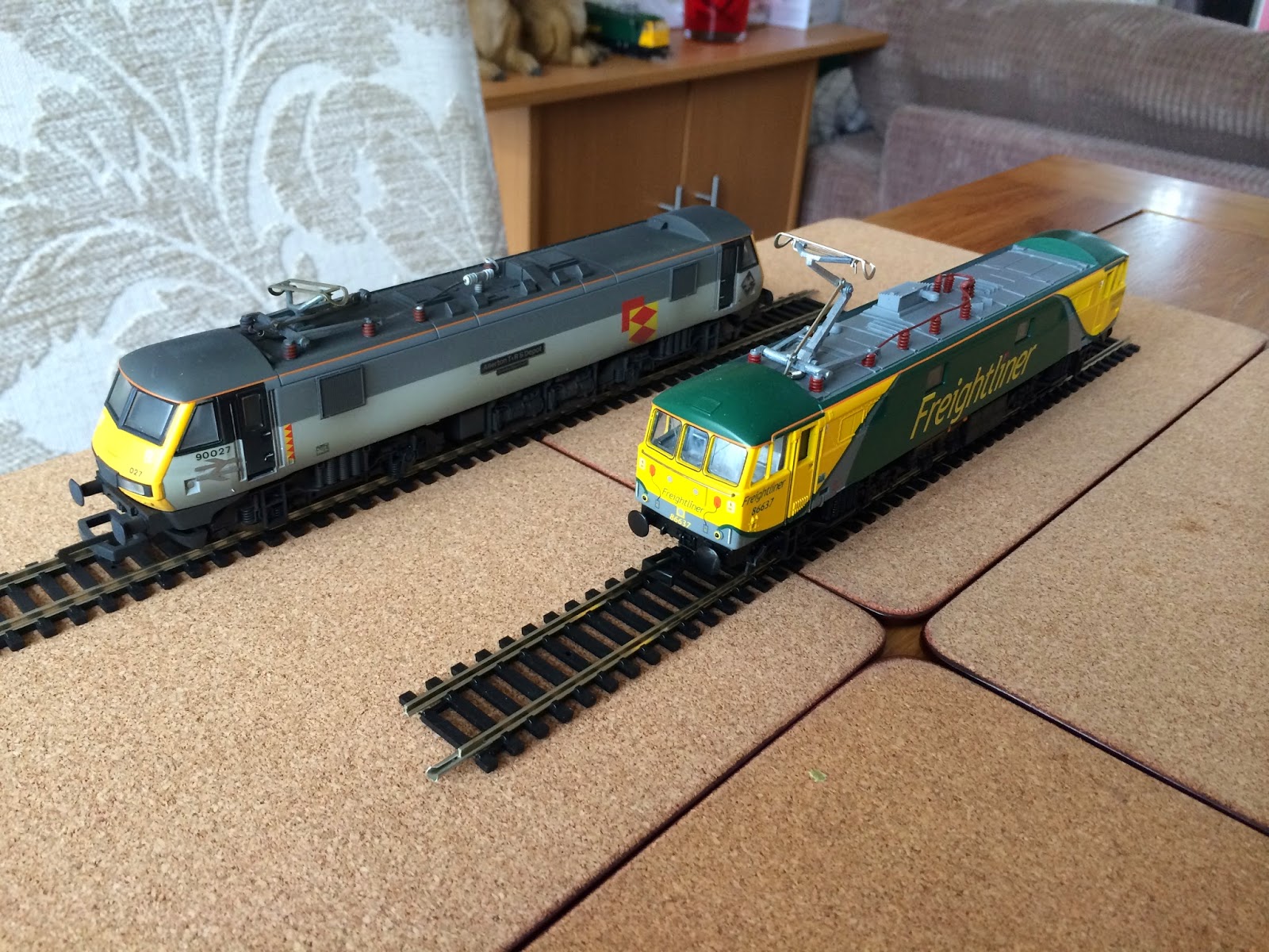Gronk Geek: Bachmann announce Class 90 Electric!