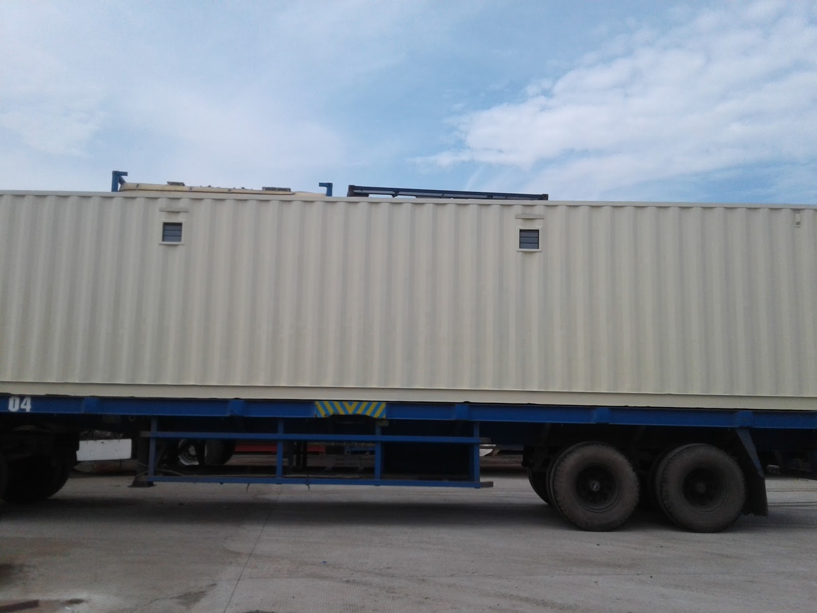 Proses Pengangkatan dan Pengiriman Modifikasi Container Office Project ...
