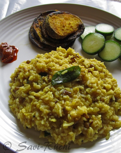Savi-Ruchi: Tadka khichdi | Spiced khichdi | Tempered khichdi