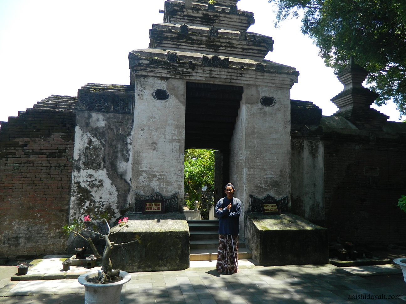 SangPetualang: Berwisata Sambil Belajar Sejarah di Kompleks Makam Raja ...