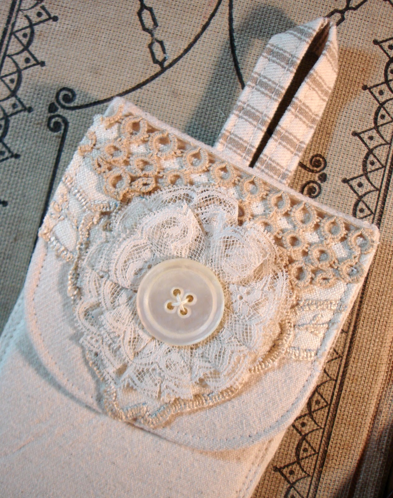 ~ The Feathered Nest ~: New handmade goodies!