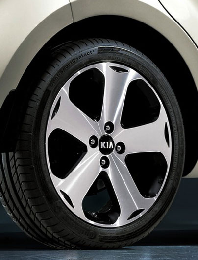 Streets Tuner: 2012 KIA RIO Review