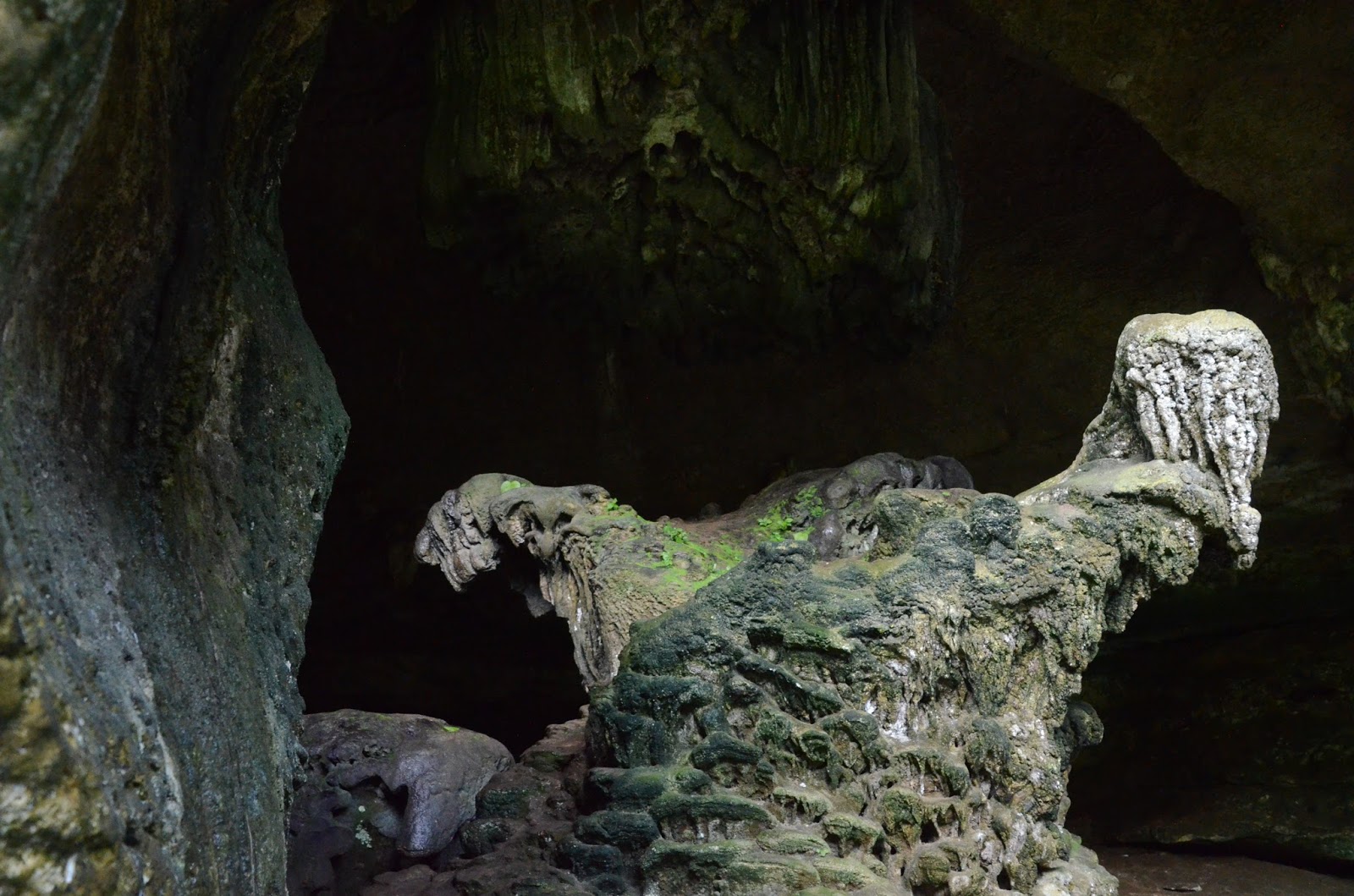 R U Travelers? : Istana Putri Batu, Goa Putri Baturaja