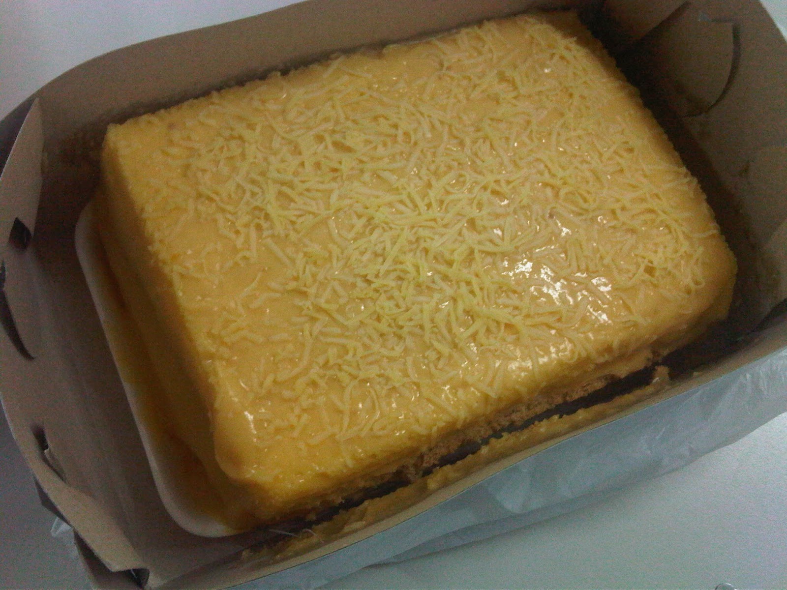 Regin's Realm: Rodillas Yema Cake