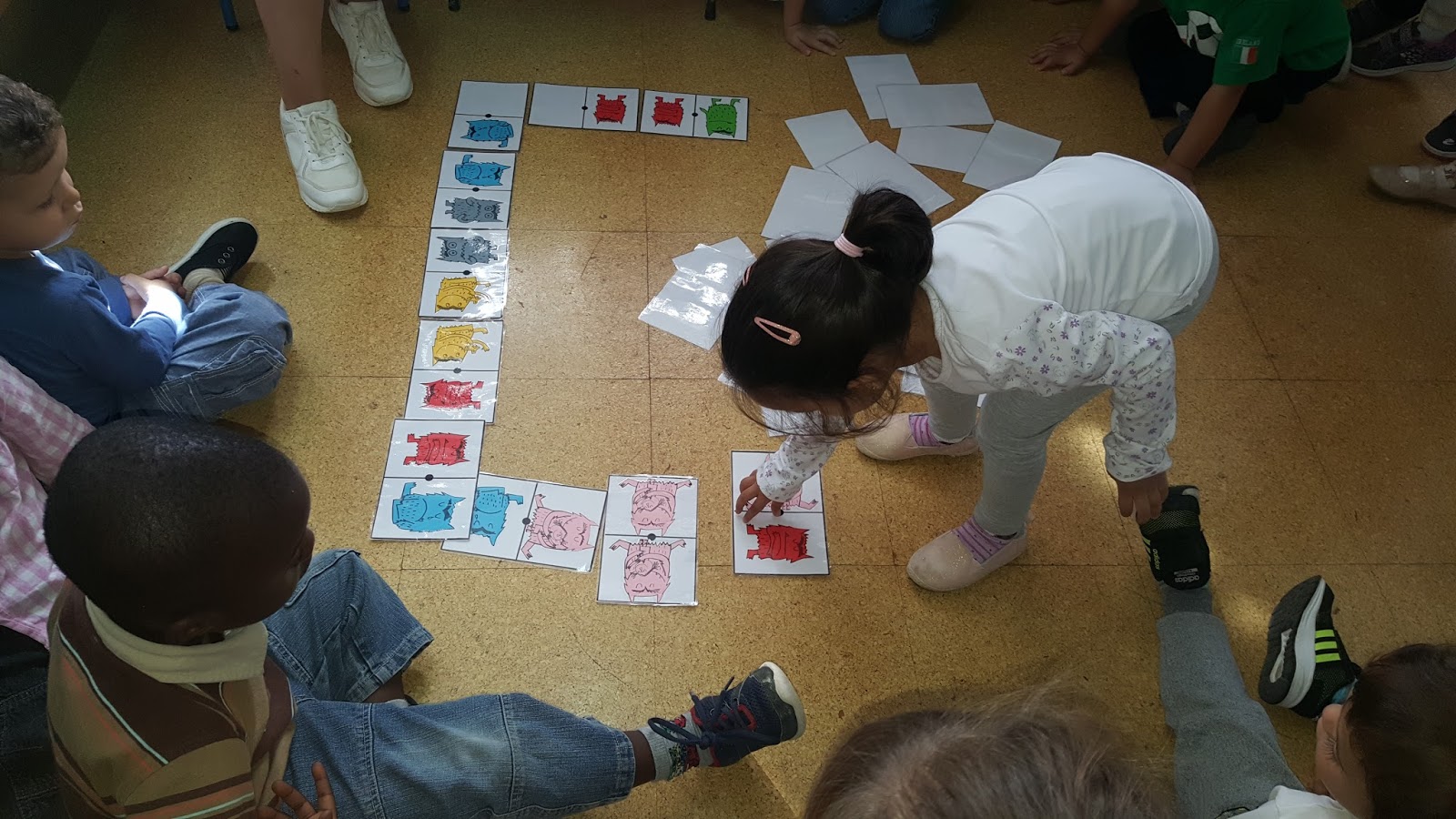 El monstruo de colores: Dominó del monstruo de colores