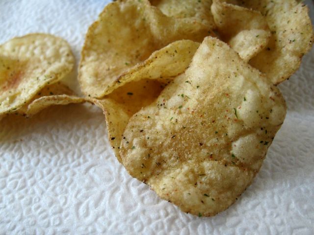 Review: Lay's - Kettle Cooked Greektown Gyro Potato Chips