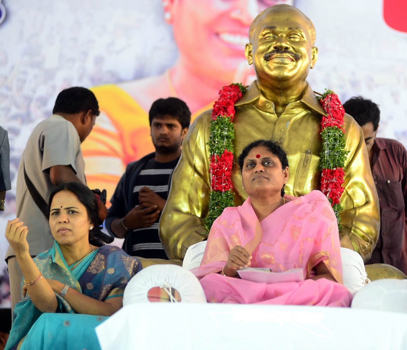 The Levis Report: #Politics - Remembering the Great YSRCP Leader Shobha ...