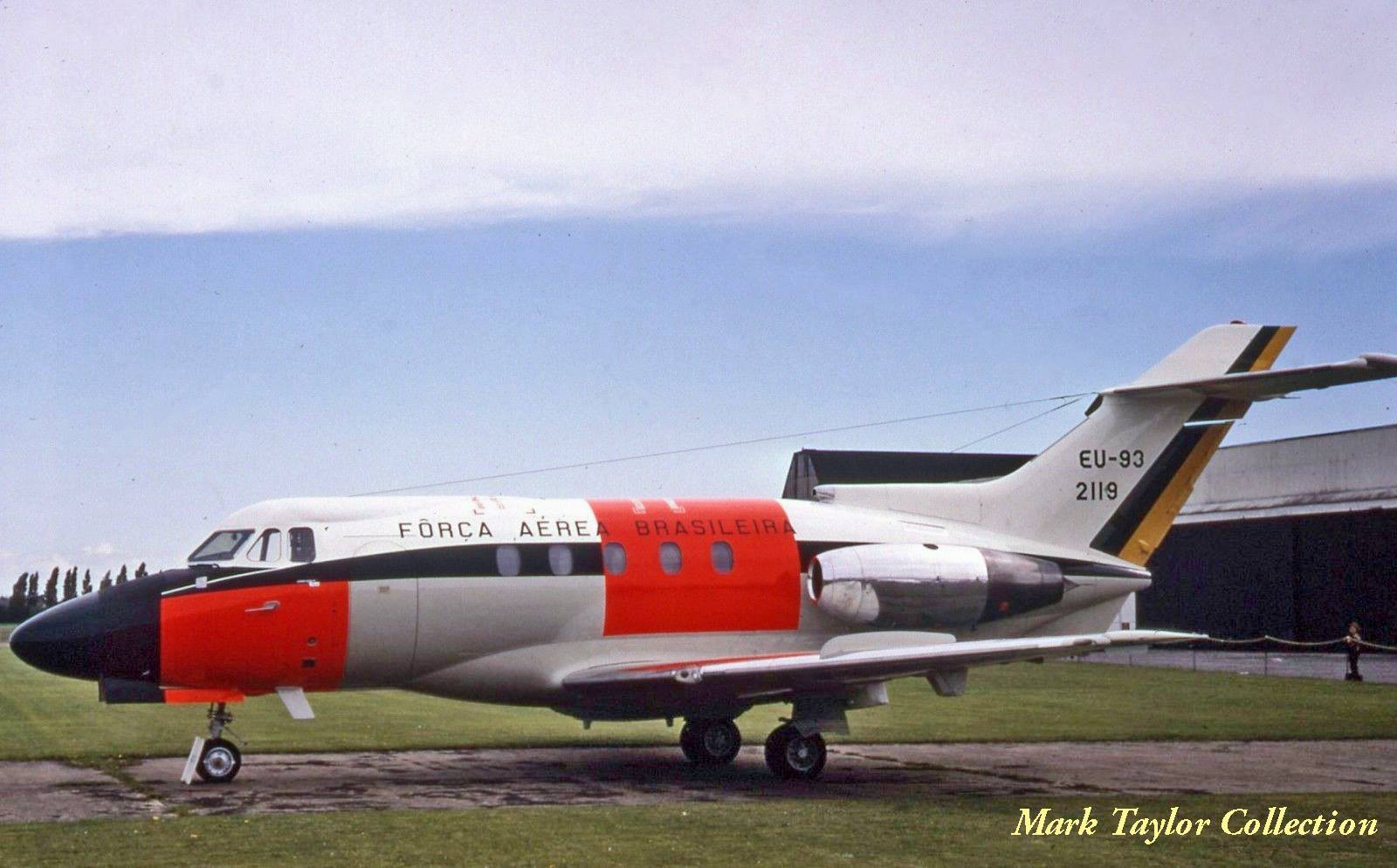 DESFILE HISTORICO DA FORÇA AÉREA BRASILEIRA (FAB): (FAB-2119) (BAE-125 ...