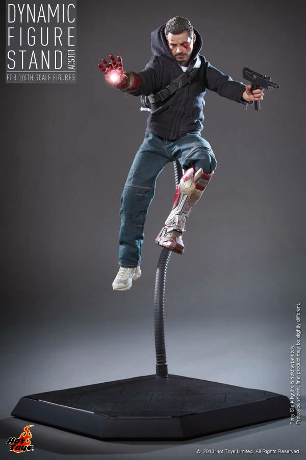 toyhaven: Coming Soon: Hot Toys Dynamic Figure Stands for 1:6th scale ...