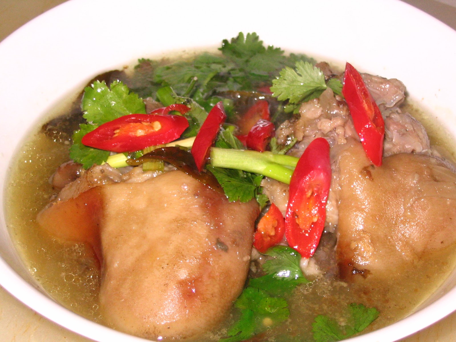 Thai Cooking with Jari: Tom Yum Kha-moo (ต้มยำขาหมู)