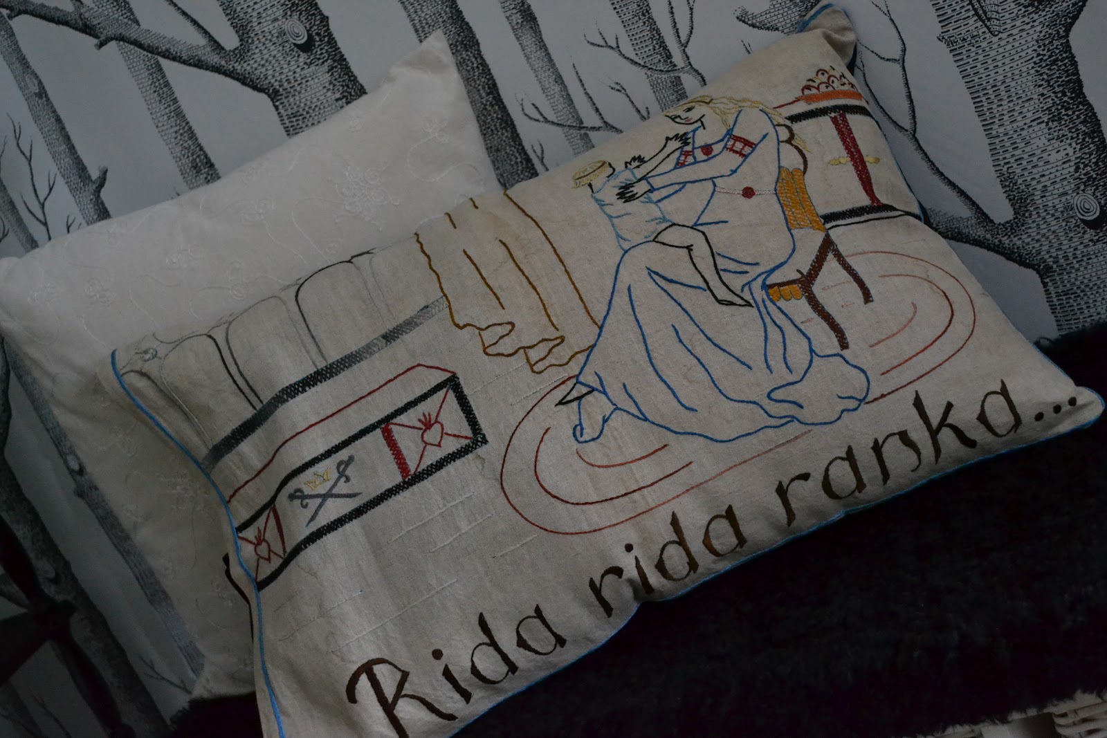 "Hemmet är min vrå": "Rida rida ranka...