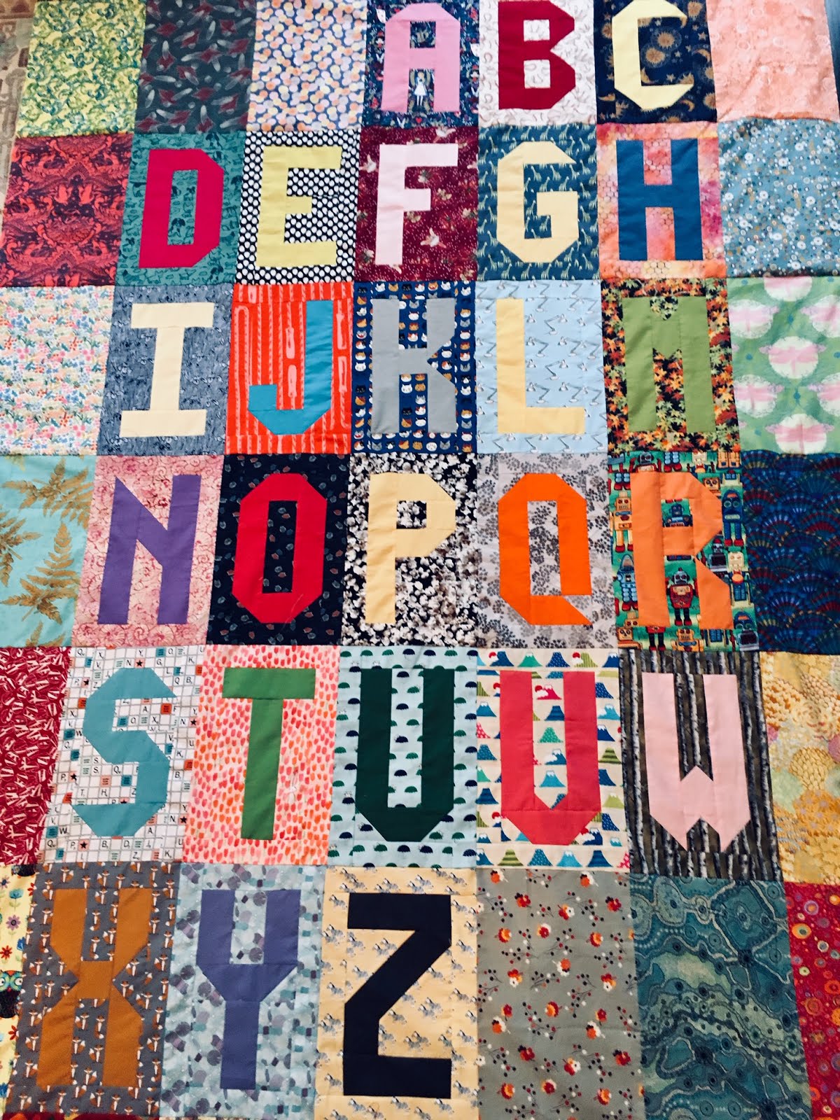 klein meisje quilts: alphabet, top completed
