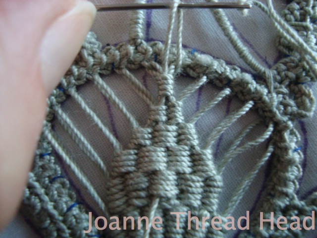 Thread Head: Intermediate Romanian Point Lace Tutorial