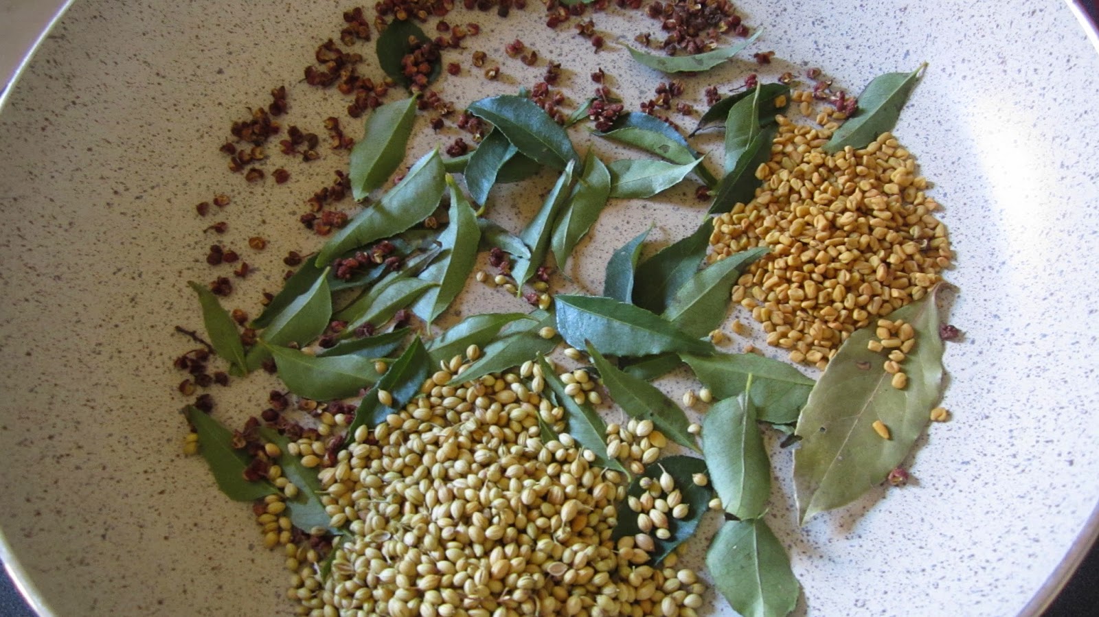 Effortnesslessly: My Curry Leaf Spice Mix