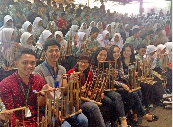 Tourist Destination in Bandung - Saung Angklung Udjo | Tours de Indonesia