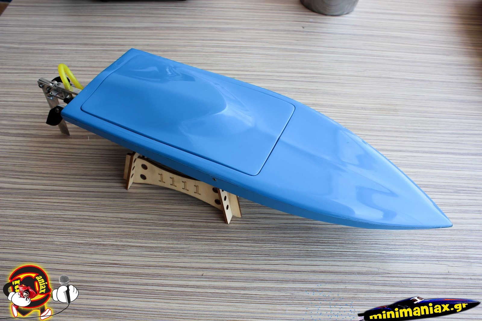 mini maniaX: Alpha Mini Mono @ Rc Manos