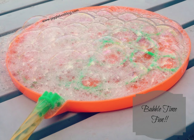 Bubble Time Fun! | Gigglebox Tells it Like it is