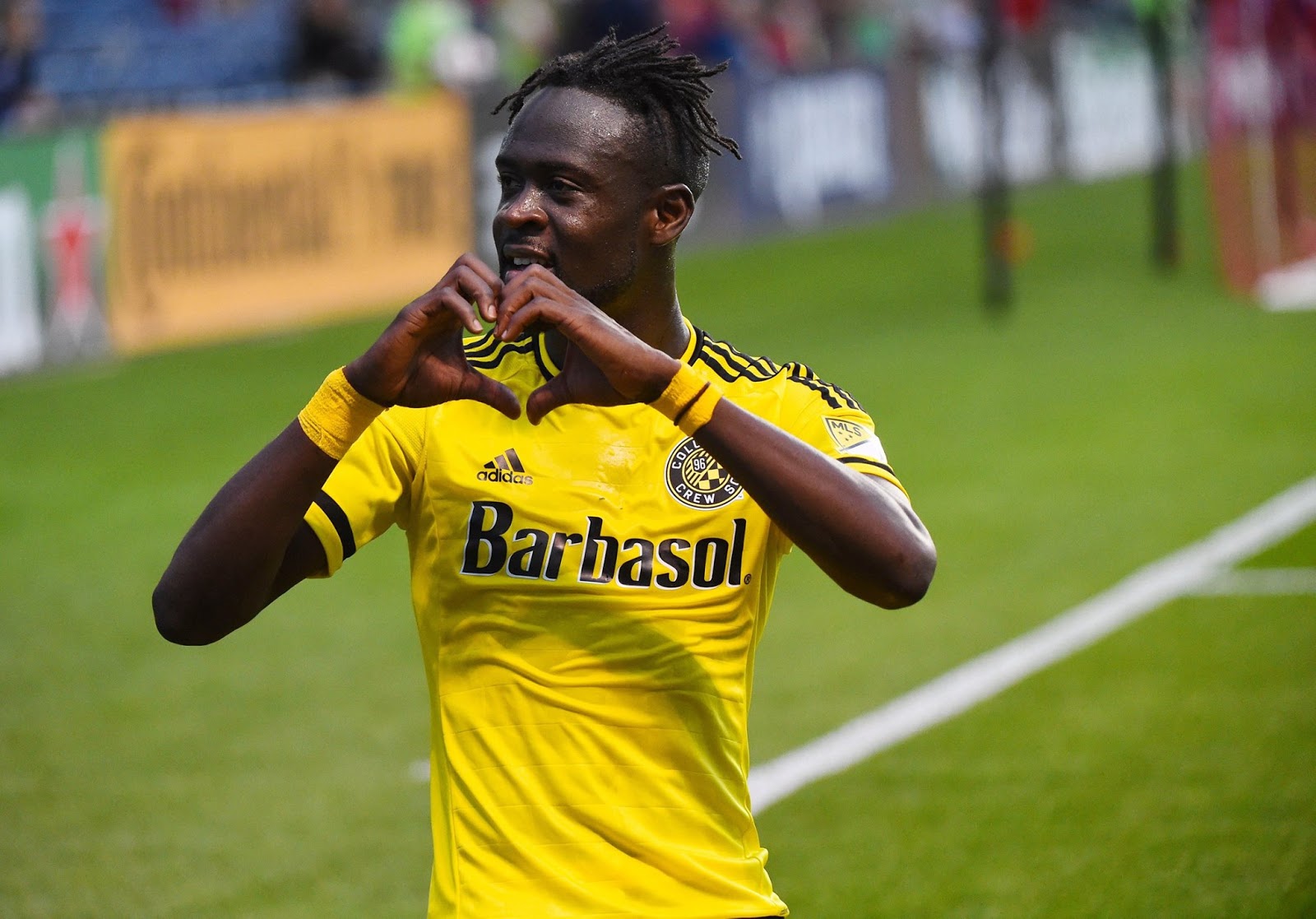 CORNERYAI: Kei Kamara Signs New Designated Player deal with Columbus ...