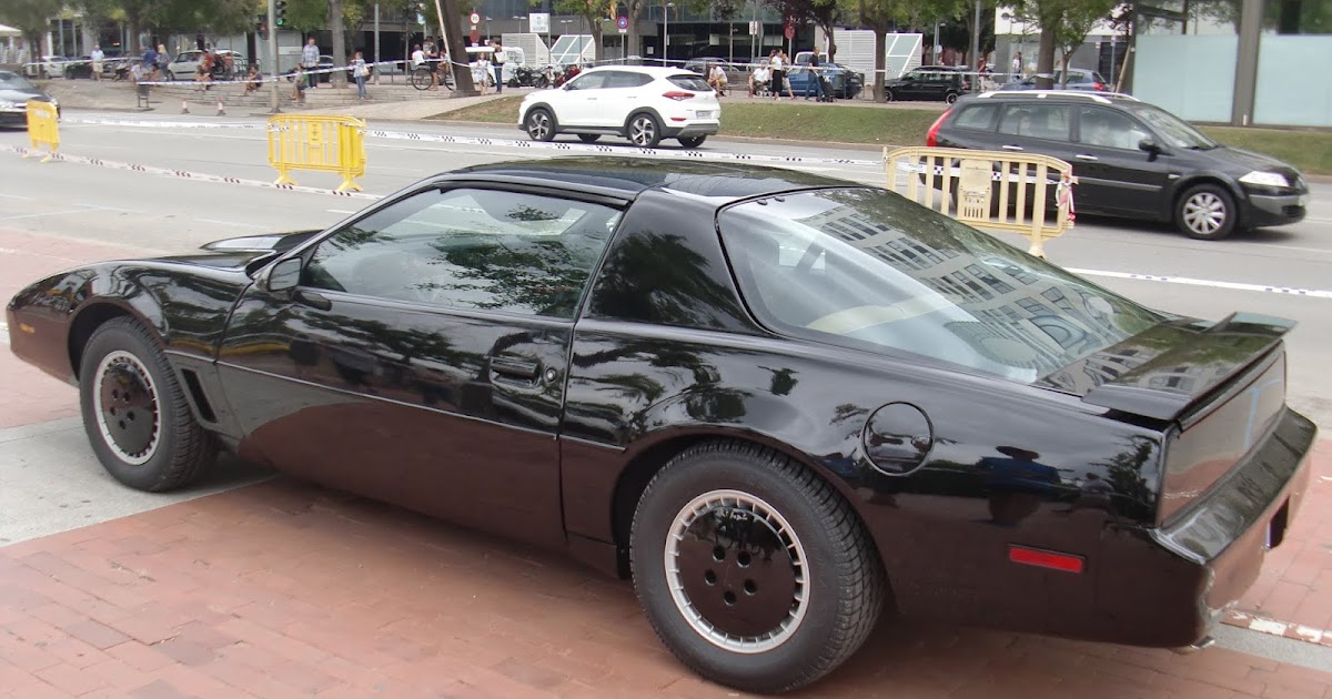 ZONA RÁPIDA: KITT; EL COCHE FANTASTICO