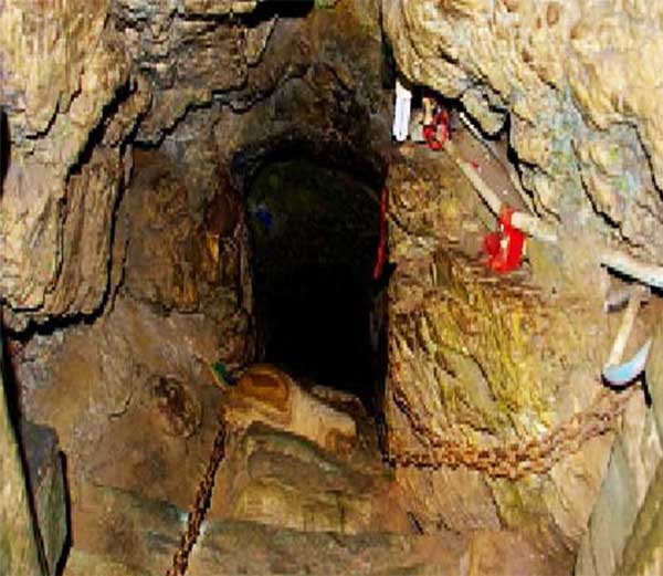 THE BITTER TRUTH: know the holy cave of shiva near vaishno devi shrine