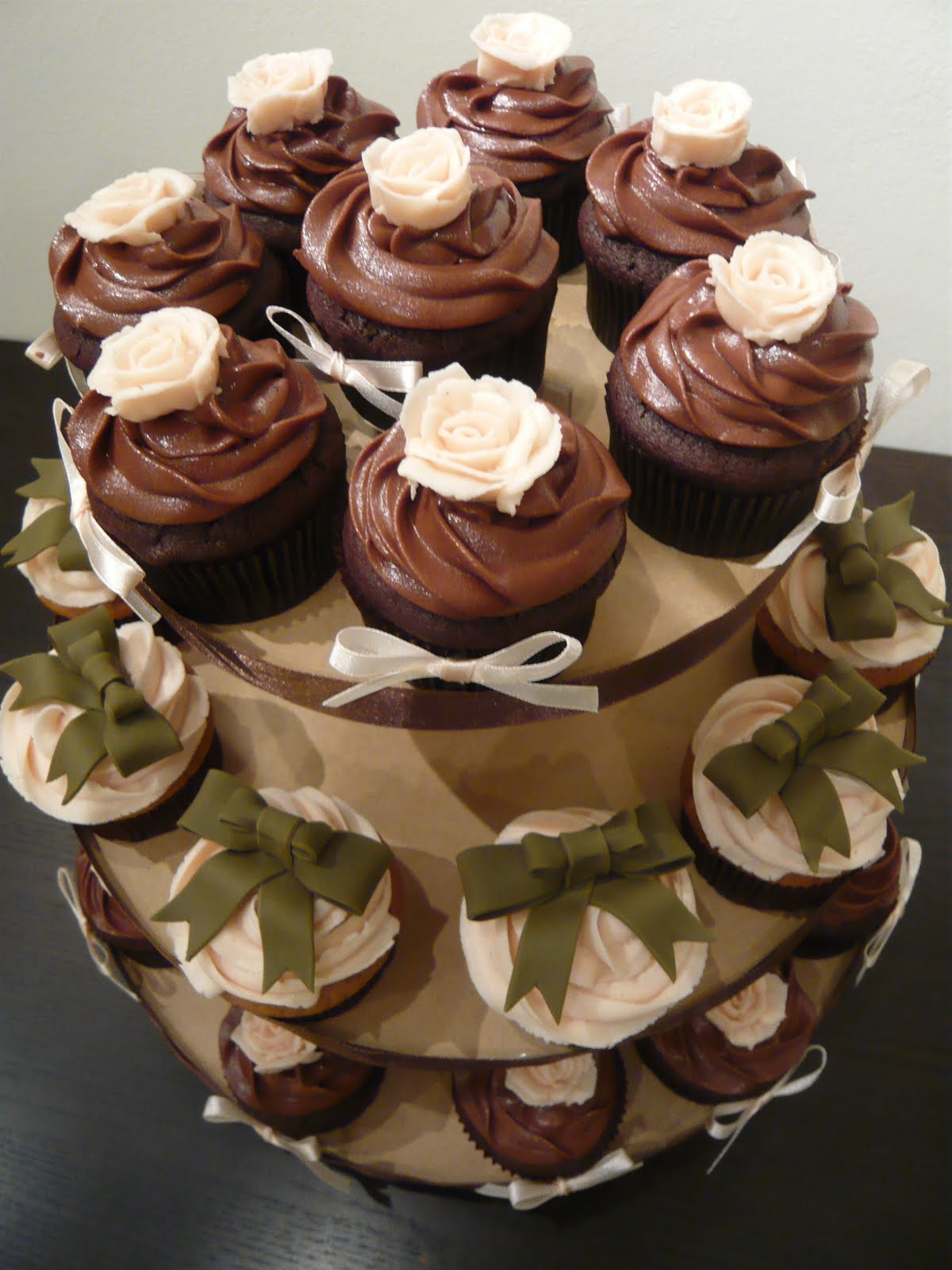 Sift: Bespoke wedding cupcake designs!