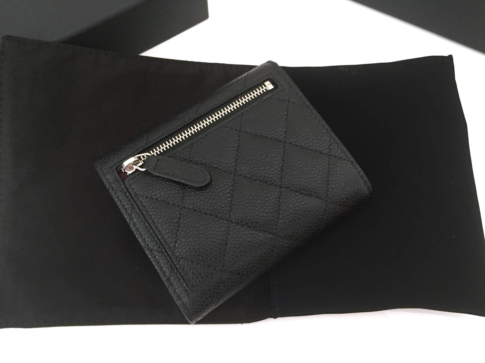 Chanel Classic Small Wallet // UNBOXING & FIRST IMPRESSION