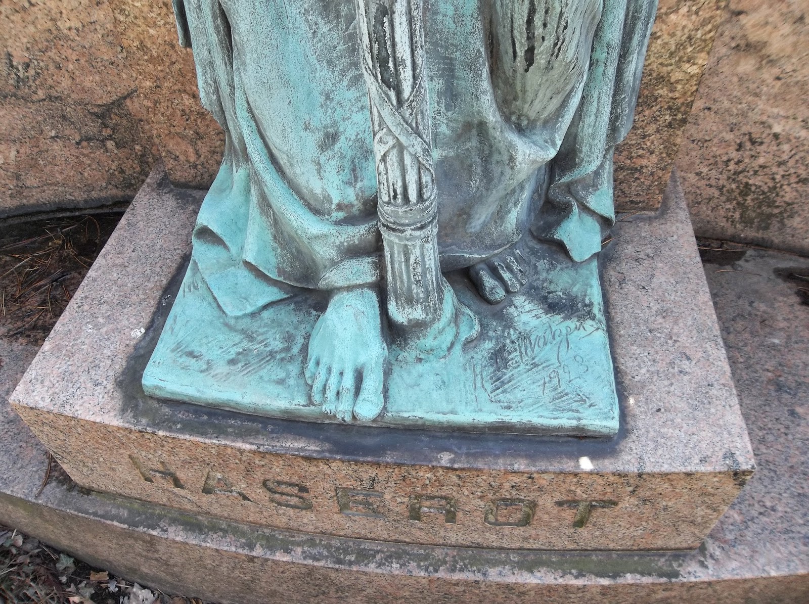 Travels of a Hobgoblin Taphophile: Haserot Angel - Lake View Cemetery