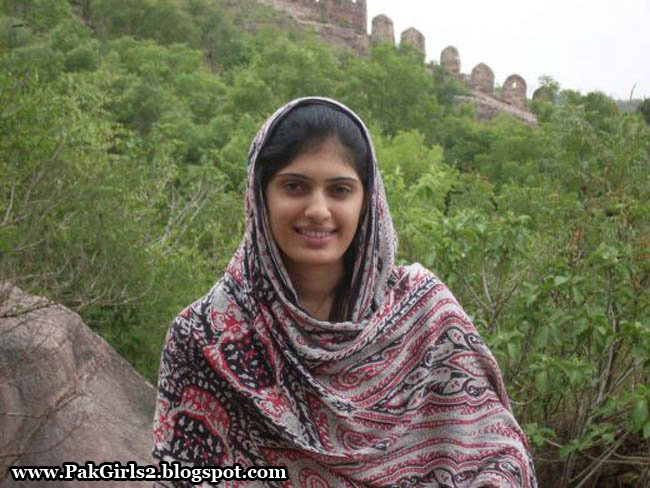 Fashion Selfies: Beautiful Local Girls