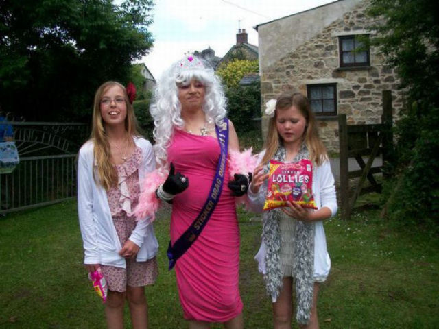 BLOG PANORAMA CRISTÃO: Um estudante de 12 anos foi coroado a drag queen ...