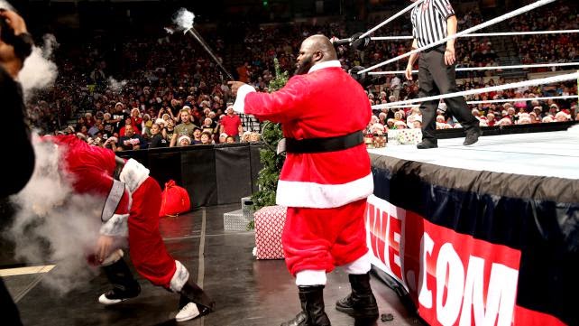 WWE In live!!!!: GOOD SANTA vs BAD SANTA