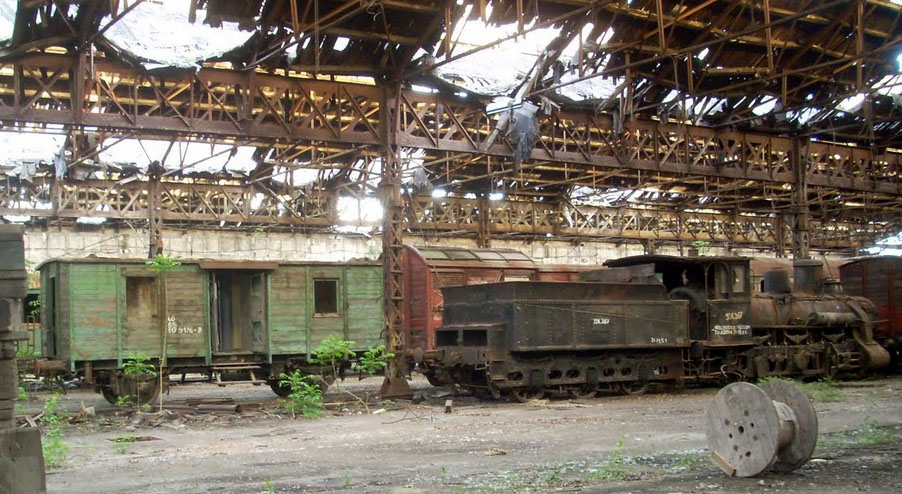 Just A Car Guy: railway station in Budapest bombed in WW2 left to rest ...