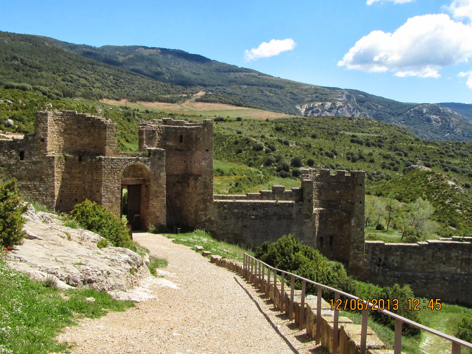 El MUNDO DE CORCÍN: CASTILLO DE OLARRE ( HUESCA )
