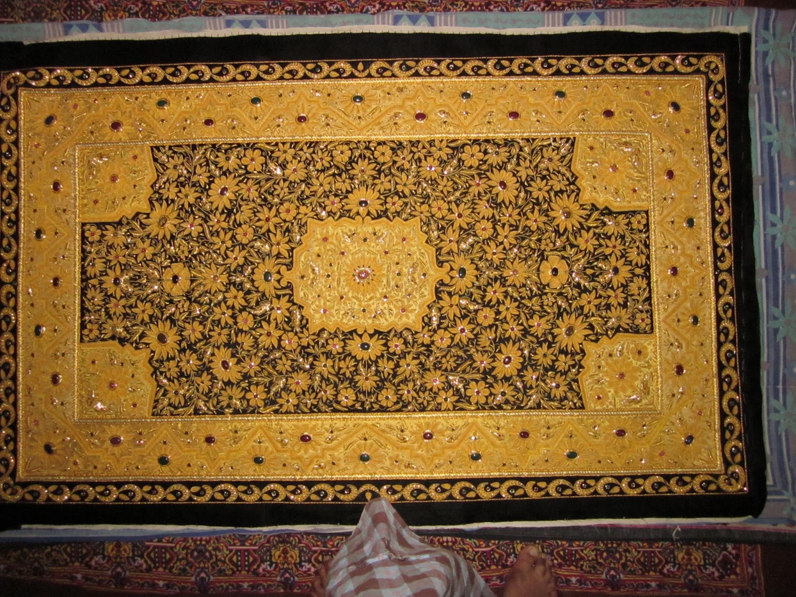 Embroidery Zari Art And Jewels Carpets for Wall HangingEmbroidery And ...