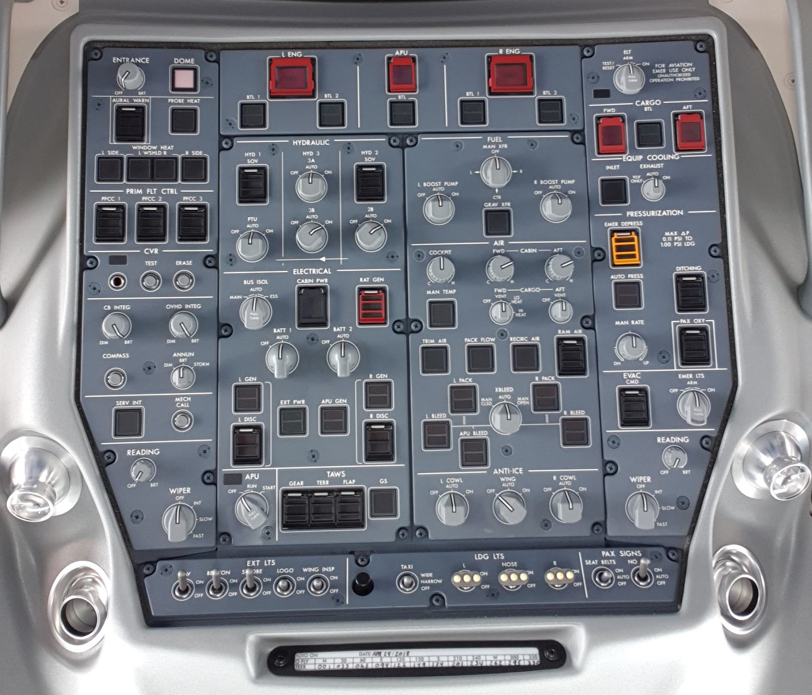 Overhead panel 737-800 Vs CSeries (A220)