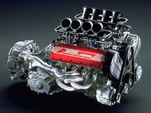 carros veloz e moto: motor de uma "ferrari"