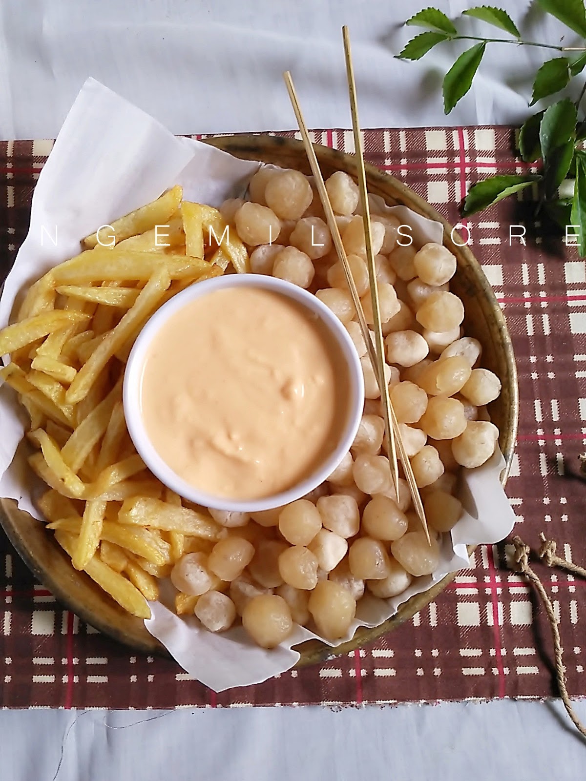 Resep Cimol dan Kentang Goreng Kekinian dengan Saus Spicy Bechamel Mayo ...