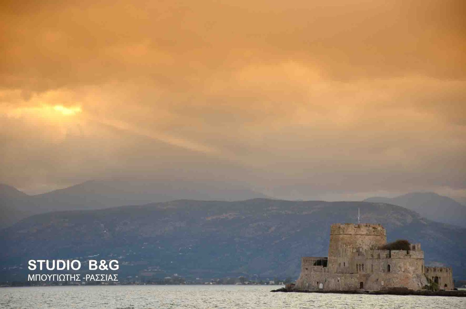 Αργολικός Ποιμήν: ΝΑΥΠΛΙΟ ΔΥΣΗ ΤΟΥ ΗΛΙΟΥ ΜΕΣΑ ΑΠΟ ΤΑ ΣΥΝΝΕΦΑ