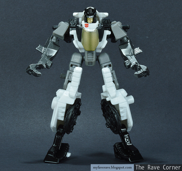 The Rave Corner: Transformers Combiner Wars Legends Class Groove Review