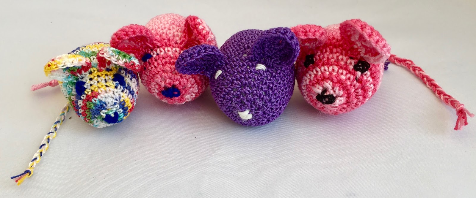 Tatting and not a lot else!: Over run with the pesky things!