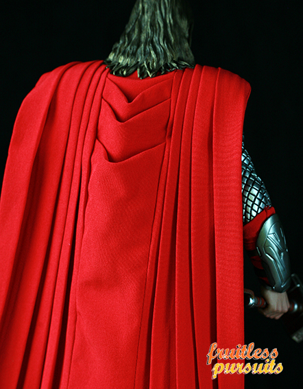 Fruitless Pursuits: Review: Hot Toys Thor (The Avengers) 1/6th Scale ...