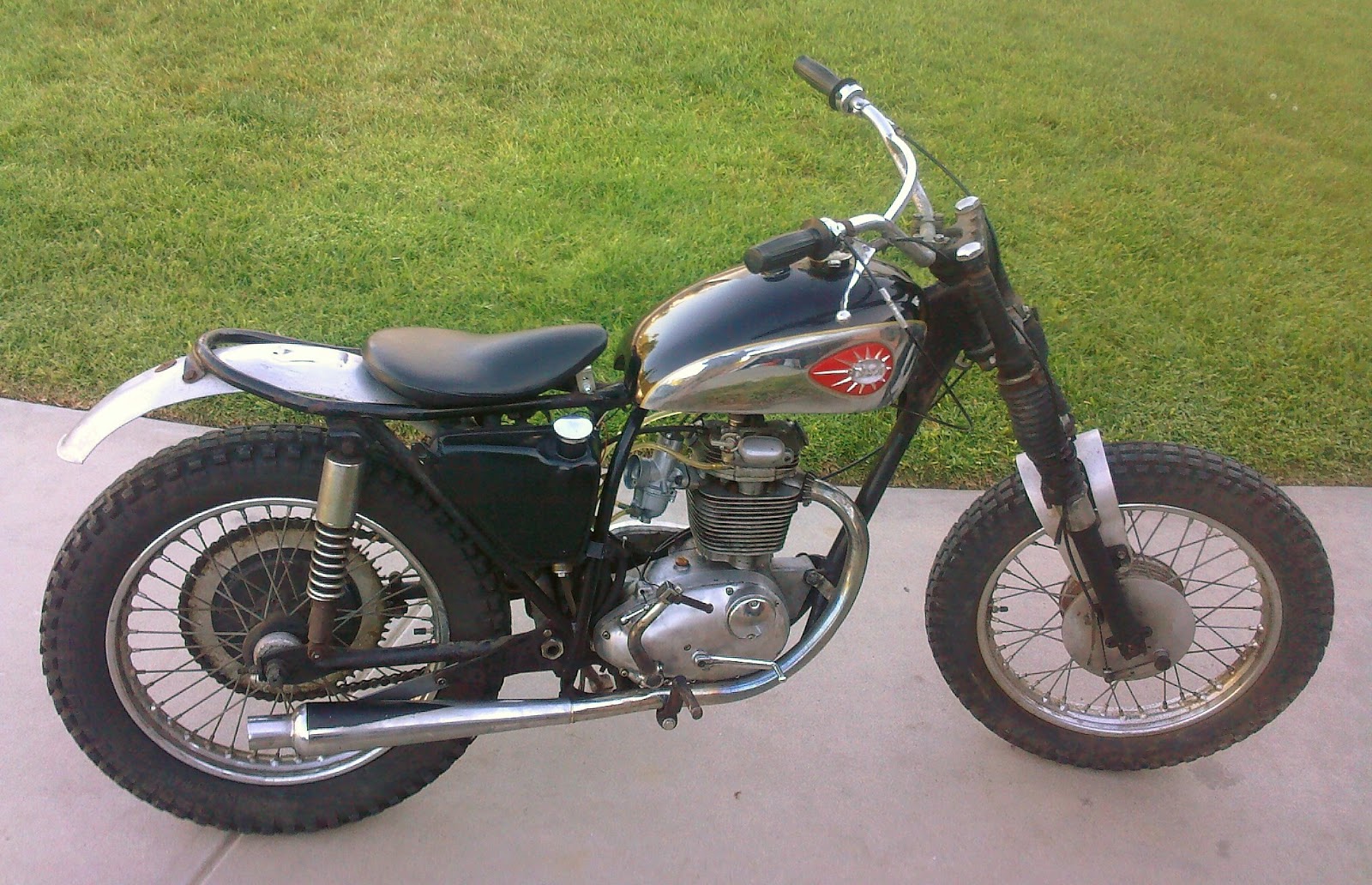 POPPA WHEELIE: 1960 BSA Starfire 250